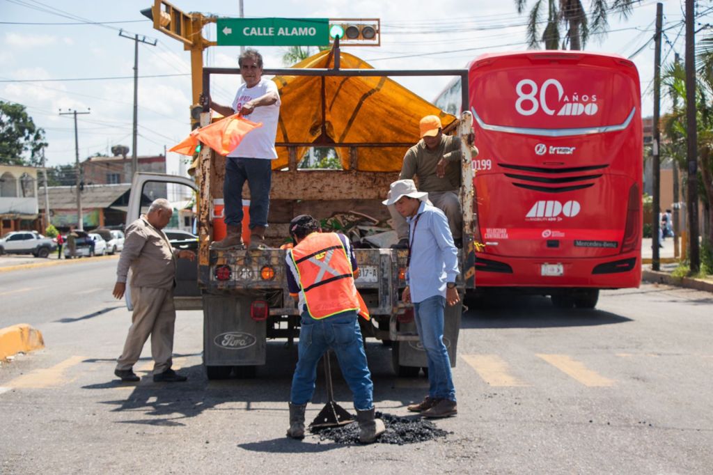 Ayuntamiento mejora imagen urbana de Poza Rica con bacheos – H ...