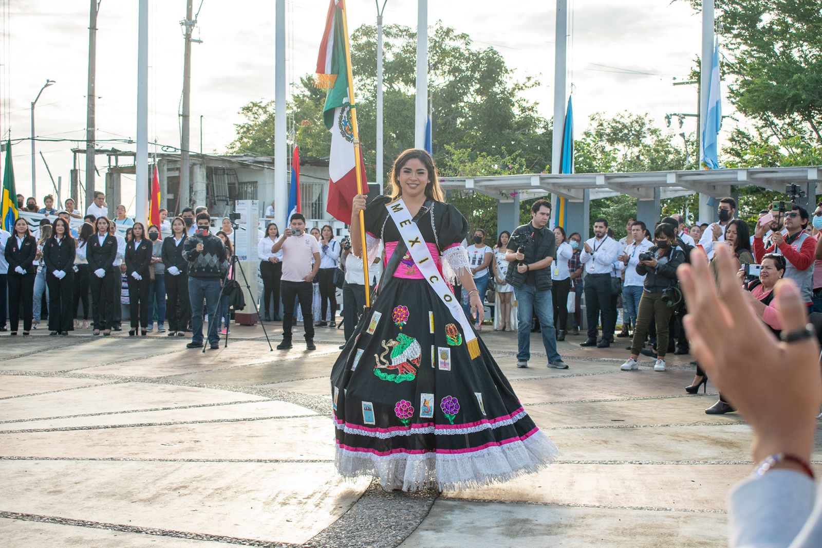 Ayuntamiento conmemora el Día de la Nación Pluricultural – H ...